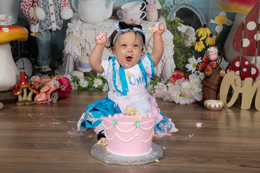 Suzi - Cake Smash 10-05-2025 - Client Galleries - Amaduzzi Photo Studio